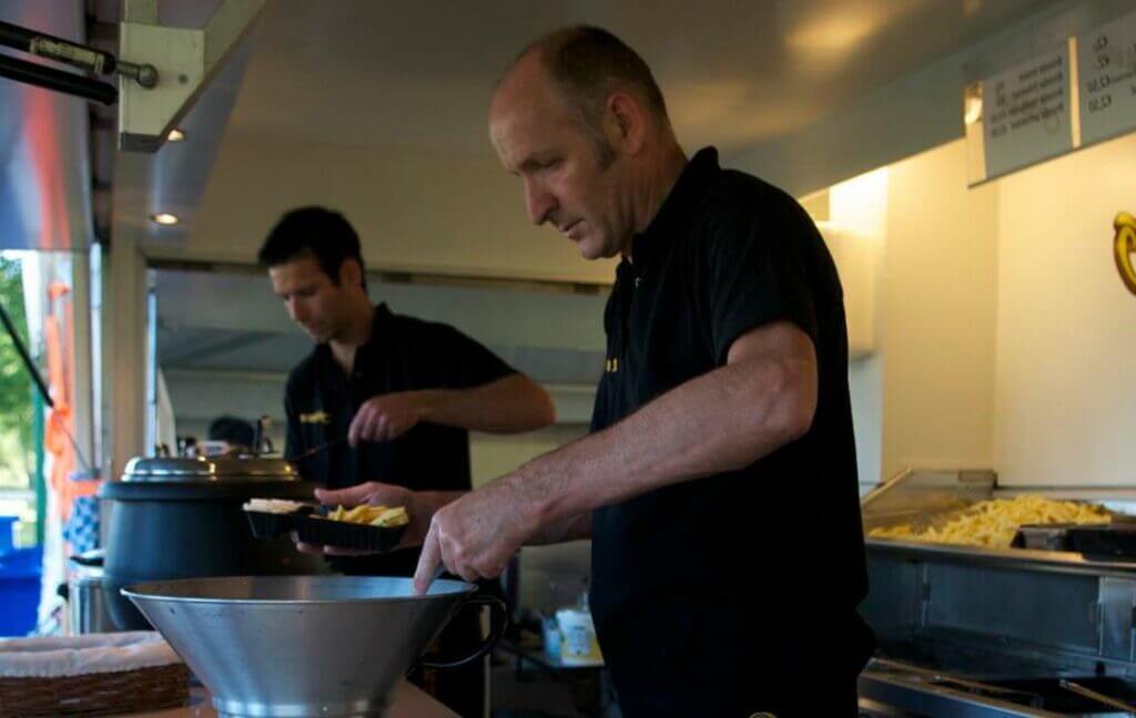 Friet enzo | Frietkar huren op locatie voor elke gelegenheid!