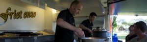 Een patatkraam huren op locatie? | Friet enzo Patatkraam en Patatwagens
